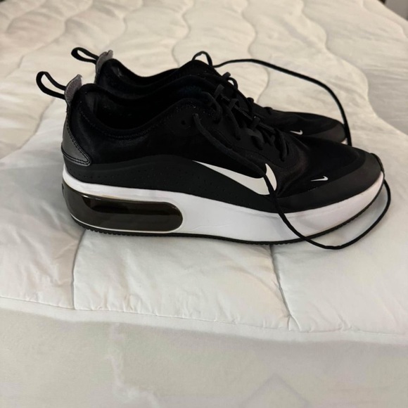 Nike | Shoes | Nike Sneakers | Poshmark